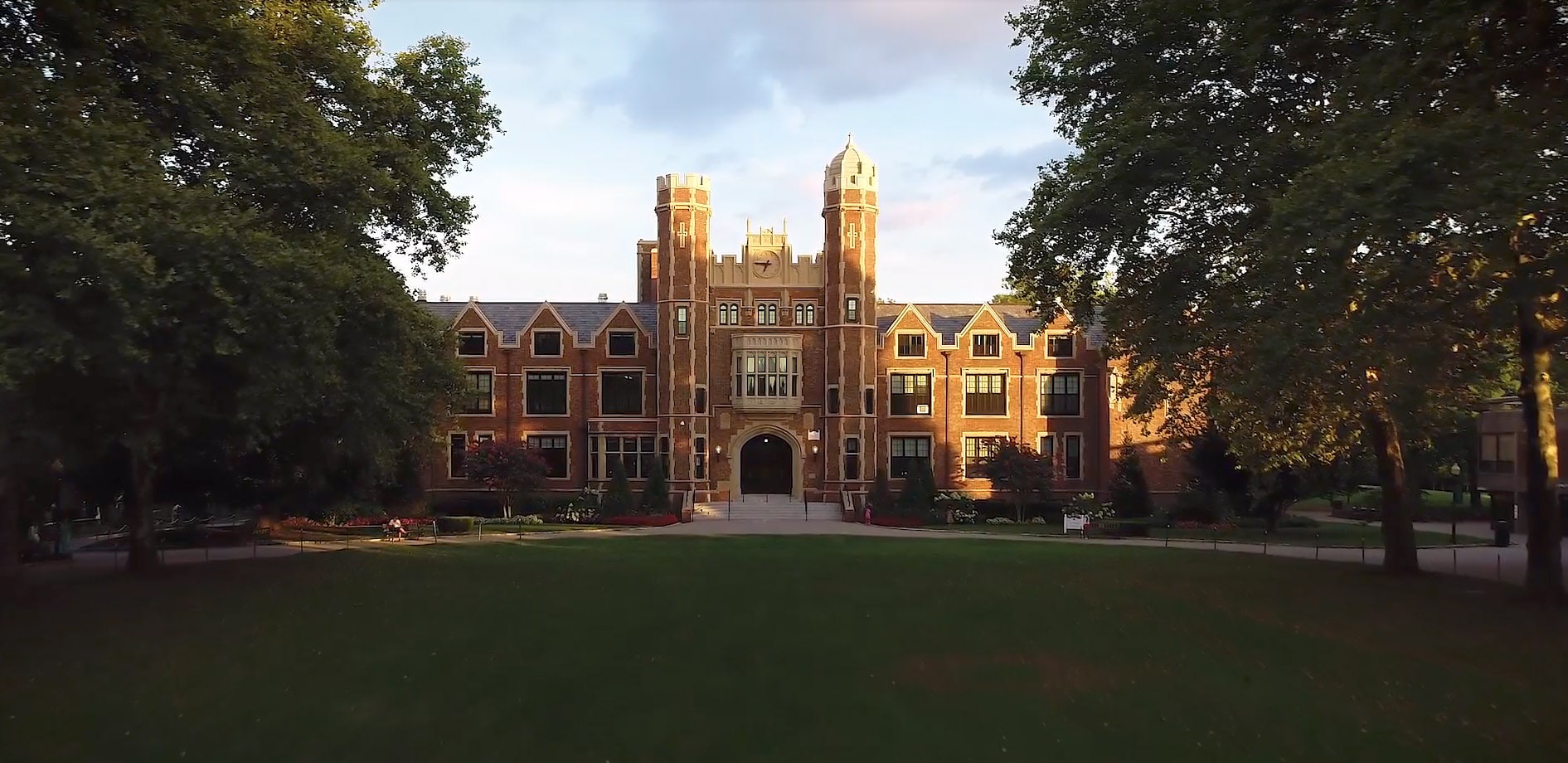 Wagner College | Seasonal Video | Skynine